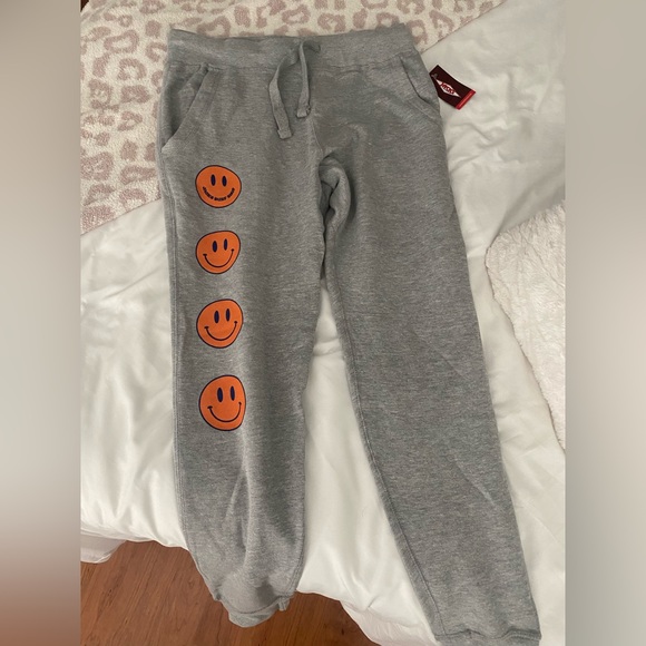 Jacks Surfboards | Pants & Jumpsuits | Nwt Jacks Surfboards Smiley ...